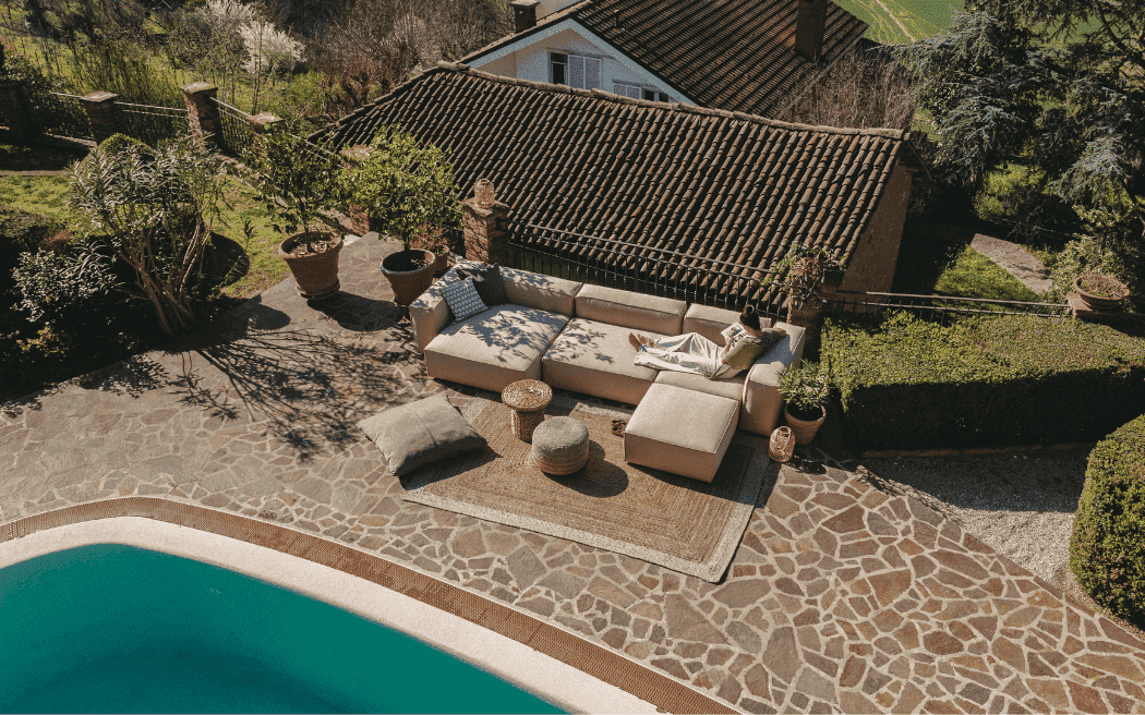 Cleaning the terrace: here's how to clean it even without a pressure w